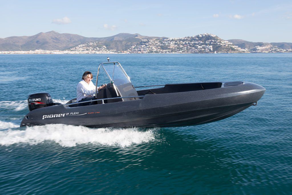 Barco open fueraborda / open / de pesca deportiva / 6 personas máx ...