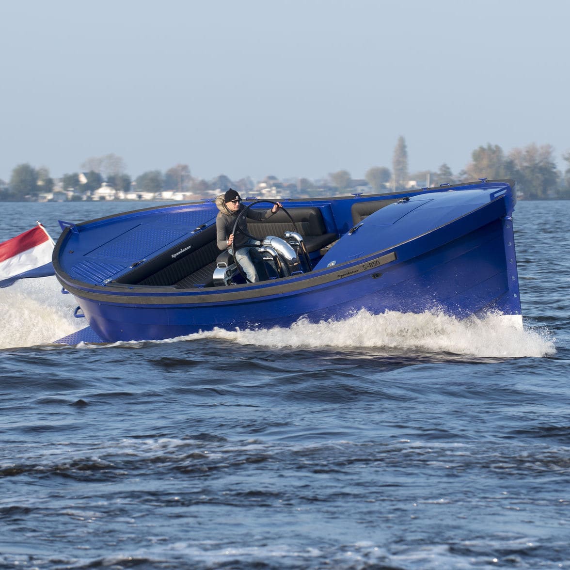 Barco open fueraborda - S-850 - Waterdream BV - con consola central ...