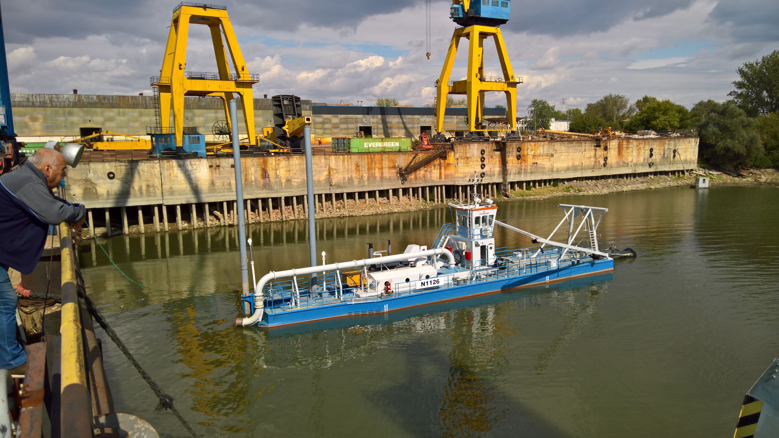 Buque especial draga de succión con disgregador - SGT 450 - Italdraghe ...