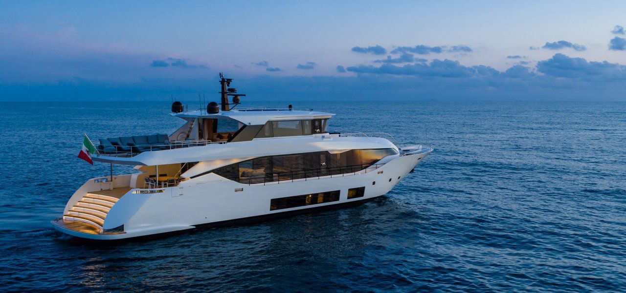 Yate a motor de crucero - 30 - Maiora - con fly / con 5 camarotes / con ...