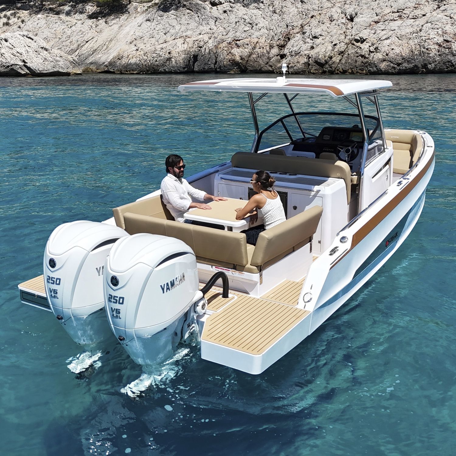 Barco open fueraborda - 31WB - Sterk Yachts - bimotor / con consola ...