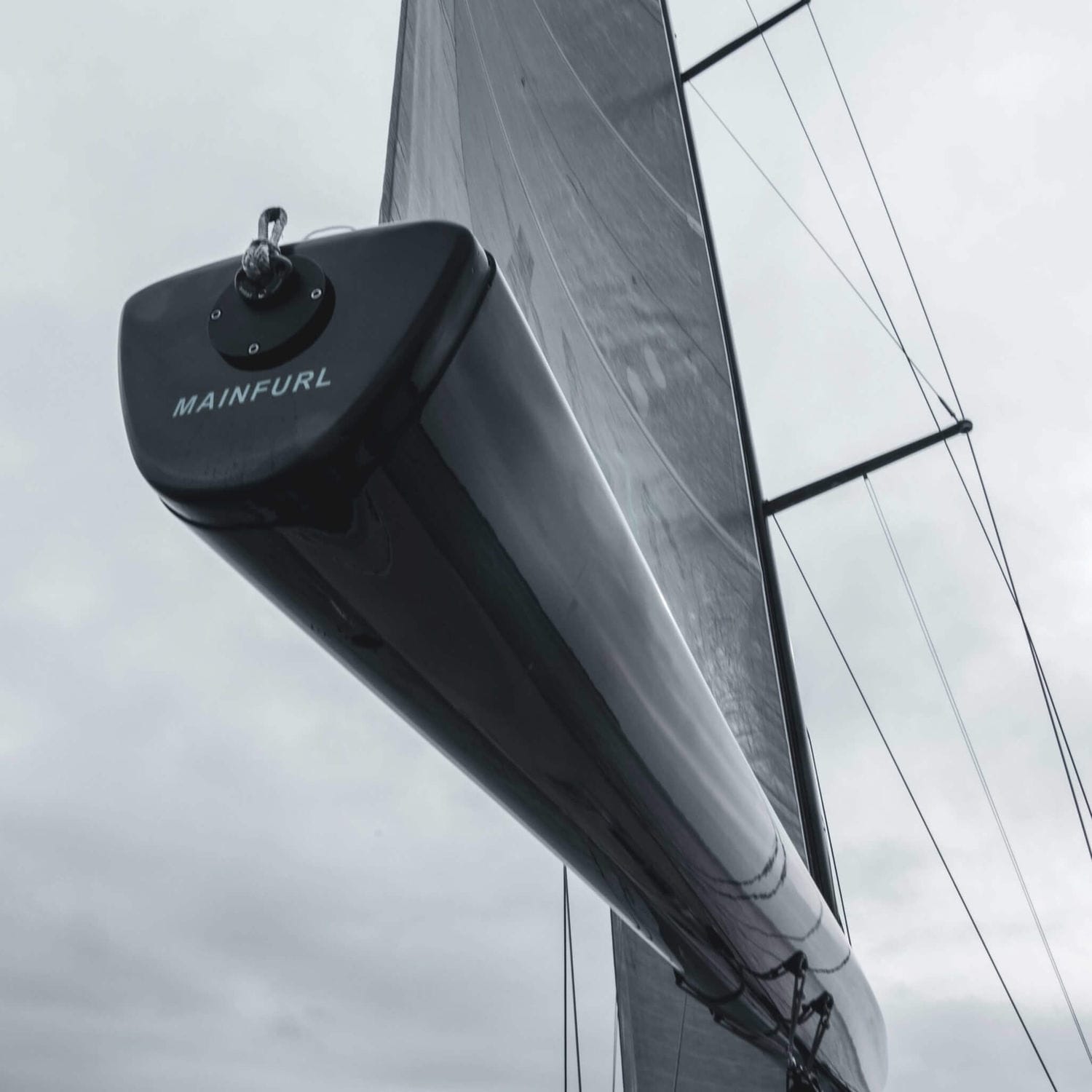 Botavara para velero - MAINFURL A/S - enrollador / de carbono