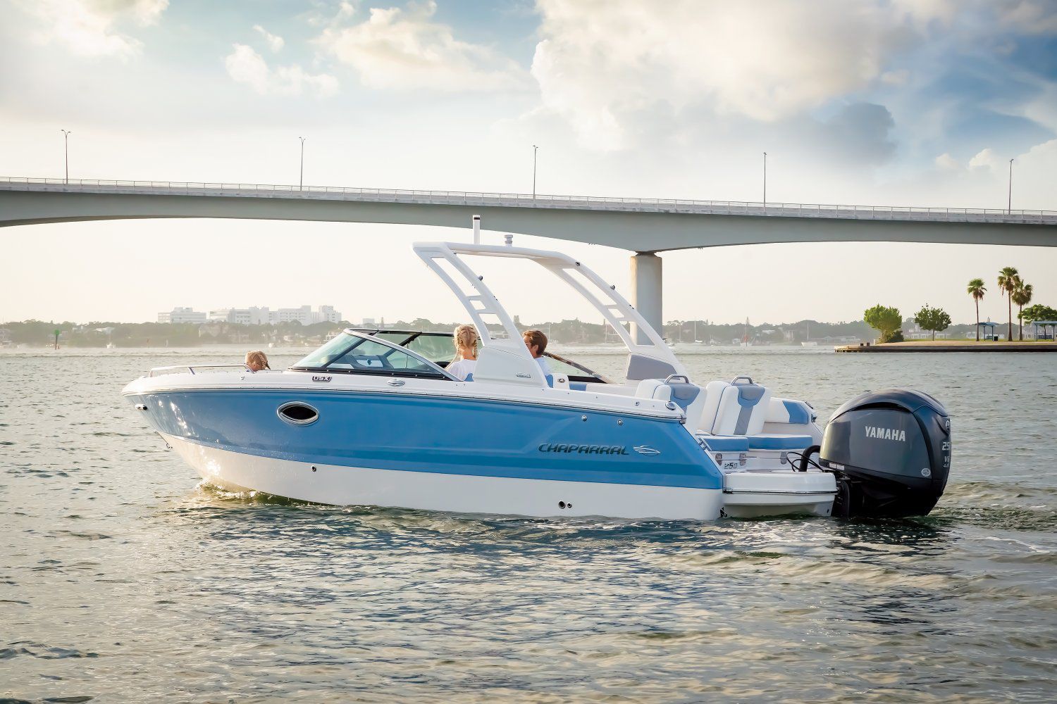 Runabout fueraborda - 250 OSX - Chaparral - con doble consola / bow ...