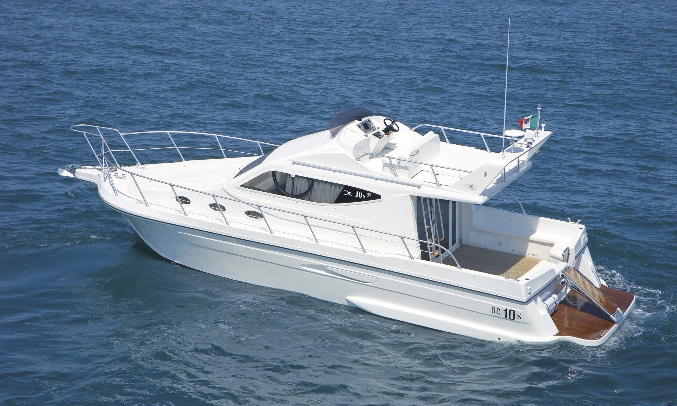 Barco cabinado intraborda - DC10 SL - Dellapasqua DC - diésel / con fly ...