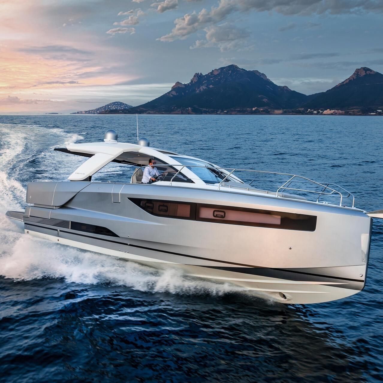 Barco cabinado intraborda - DB/43 IB - Jeanneau - Motorboats - bimotor ...