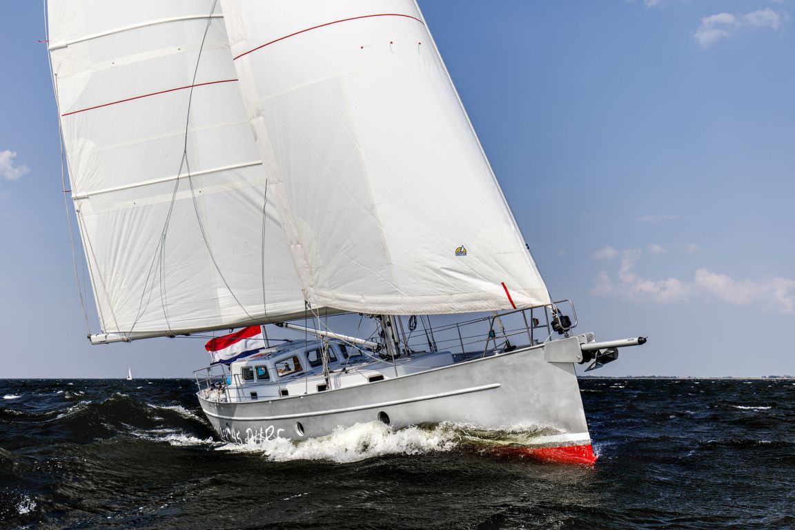 Monocasco / de crucero / con popa abierta / de aluminio - BESTEVAER ...