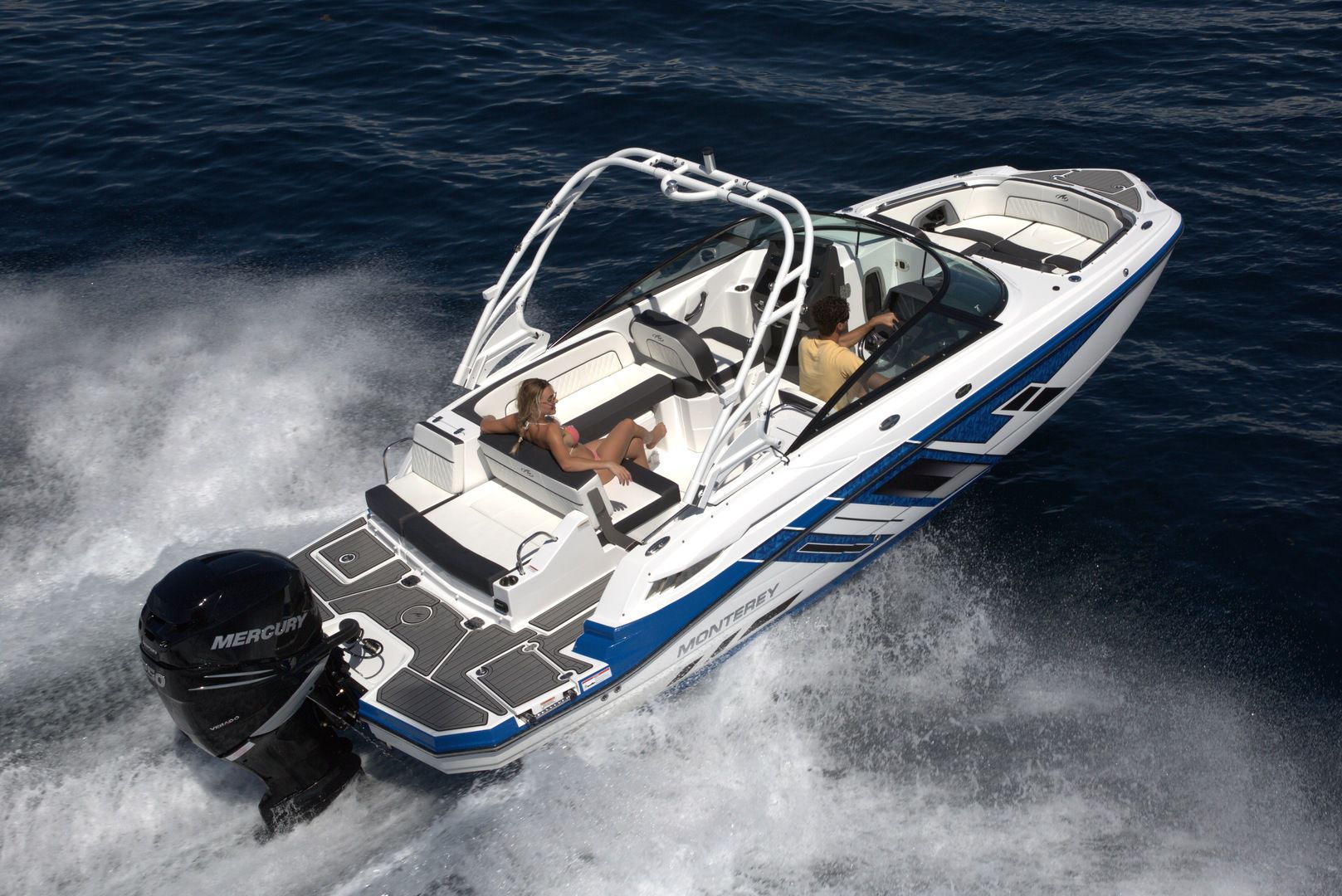 Deck-boat fueraborda - M-45 - Monterey Boats - con doble consola / open ...