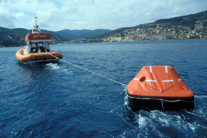 Balsa salvavidas para barco - Eurovinil - costero / 6 plazas / 4 plazas