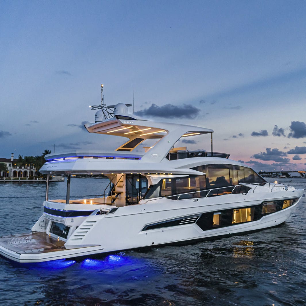 Yate a motor de crucero - 680 FLY - Galeon - clásico / con fly / con 4 ...
