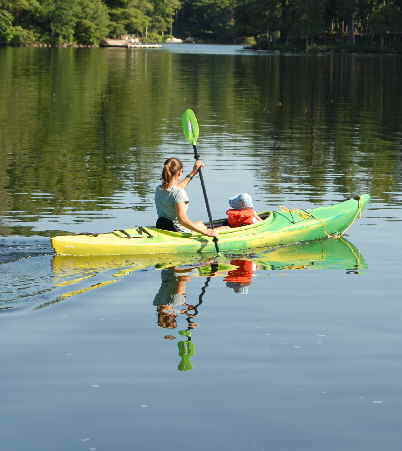 Kayak cerrado - INUVIK - Clear Water Design - rígido / de mar / de recreo