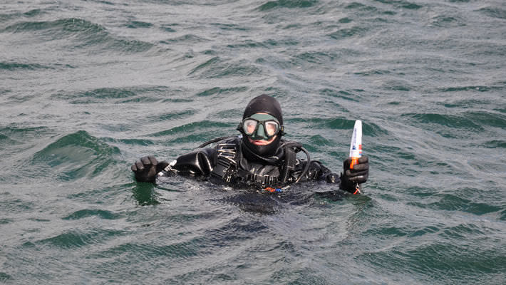 Radiobaliza de localización personal PLB para buceador - SMARTFIND S10 ...