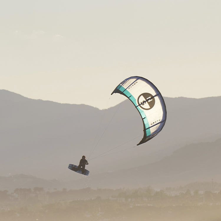 Cometa kitesurf C-shape - ORBIT PRO - North Kites - hangtime