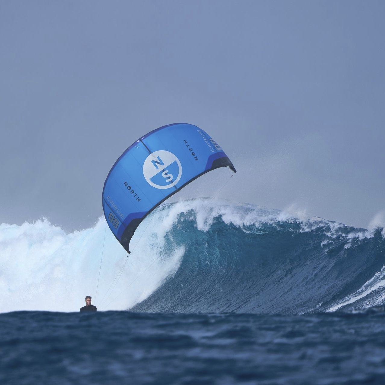 Cometa kitesurf C-shape - CARVE - North Kites - de wave / de freeride ...