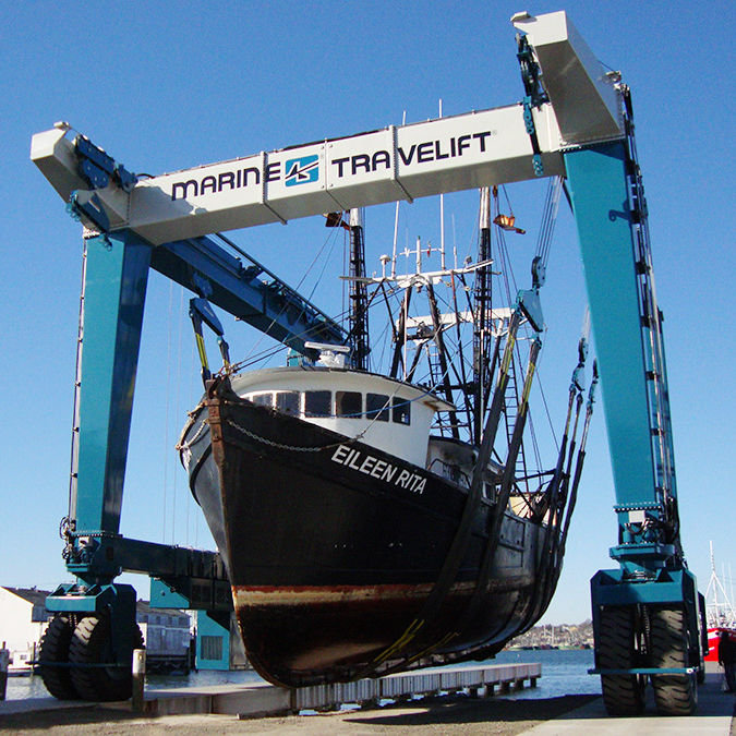Travel lift controlado a distancia - C series - Marine Travelift, Inc ...