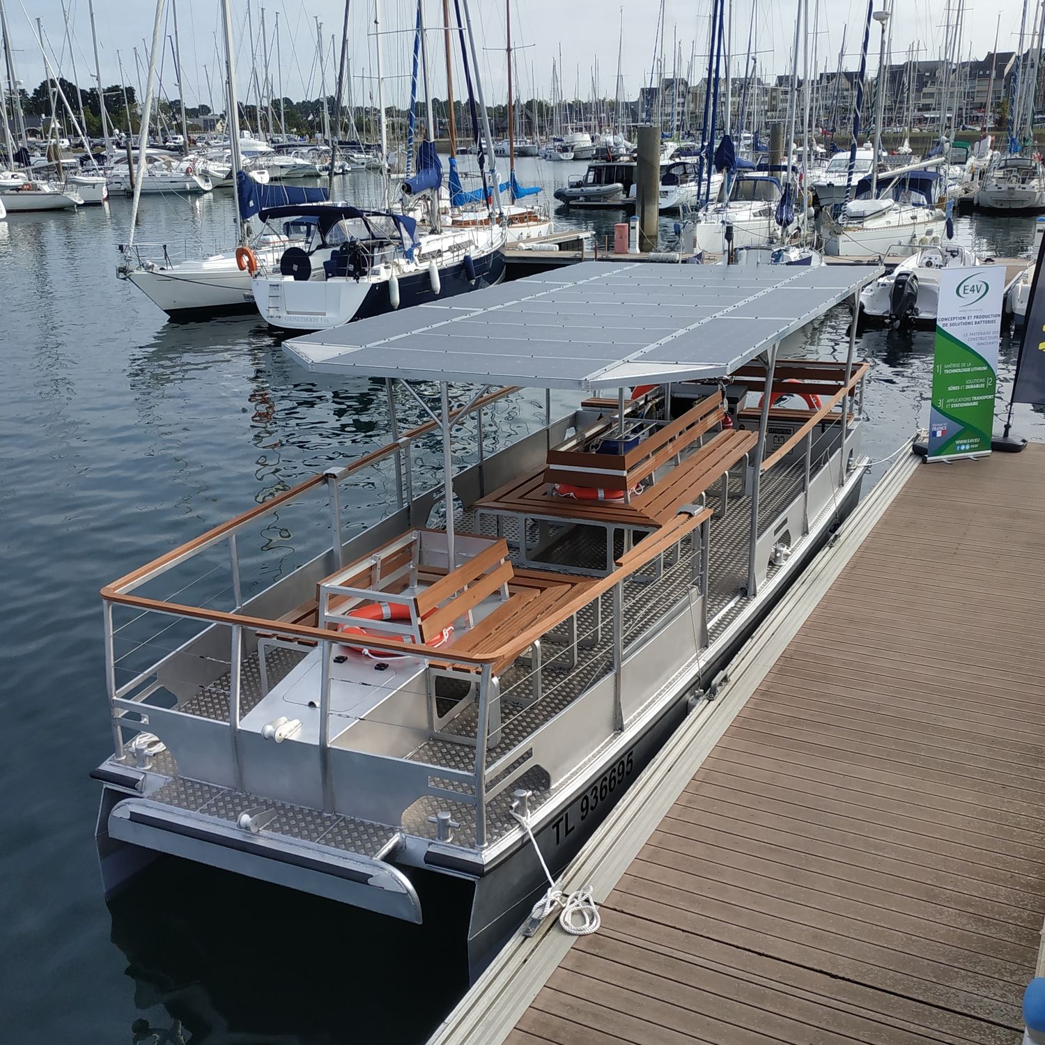 Barco profesional barco de pasajeros - WE PRO 900 - BORD A BORD - barco ...