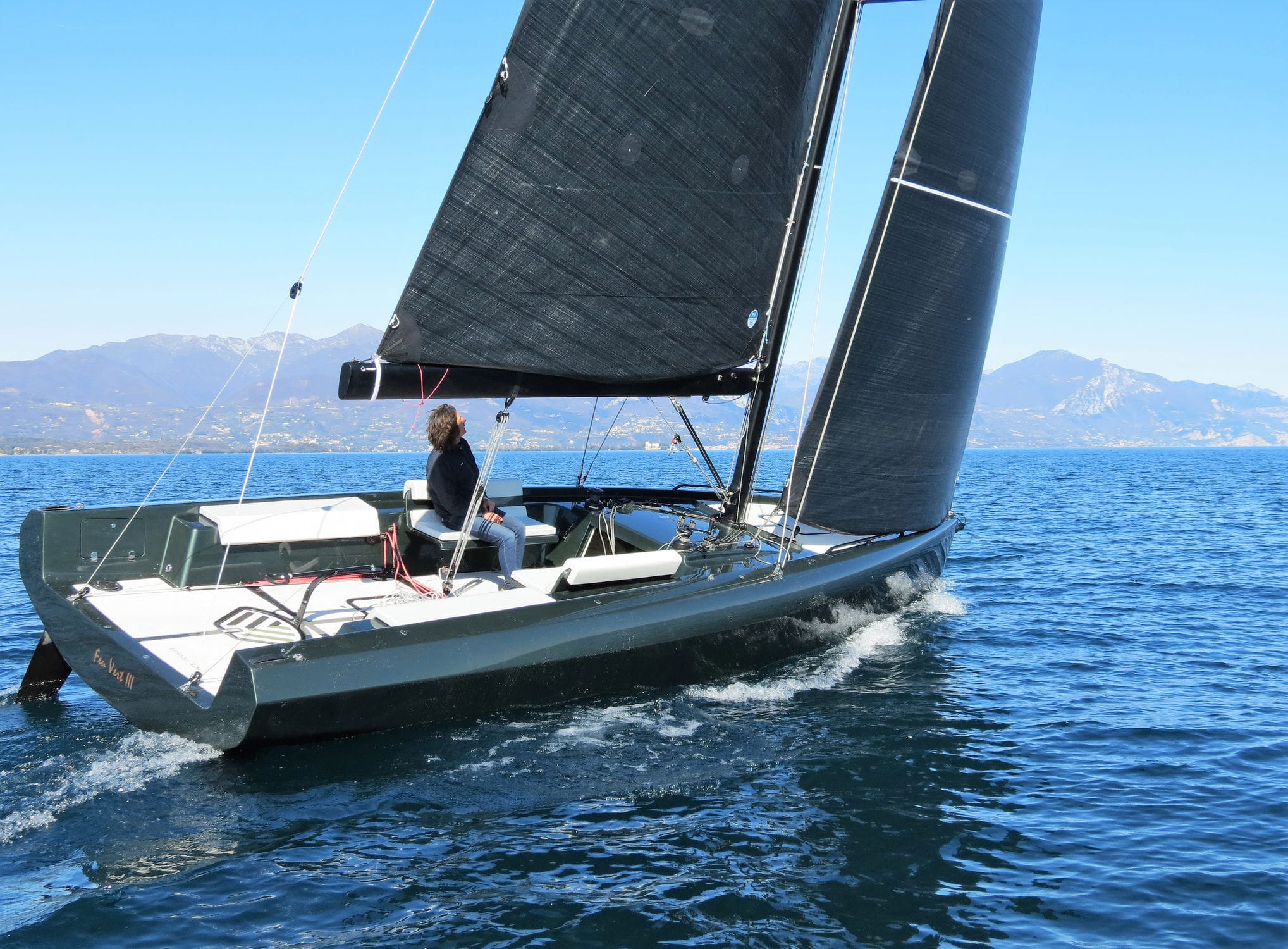 Velero de regata y crucero - ERYD 32 - ERYD YACHTS - daysailer / open ...