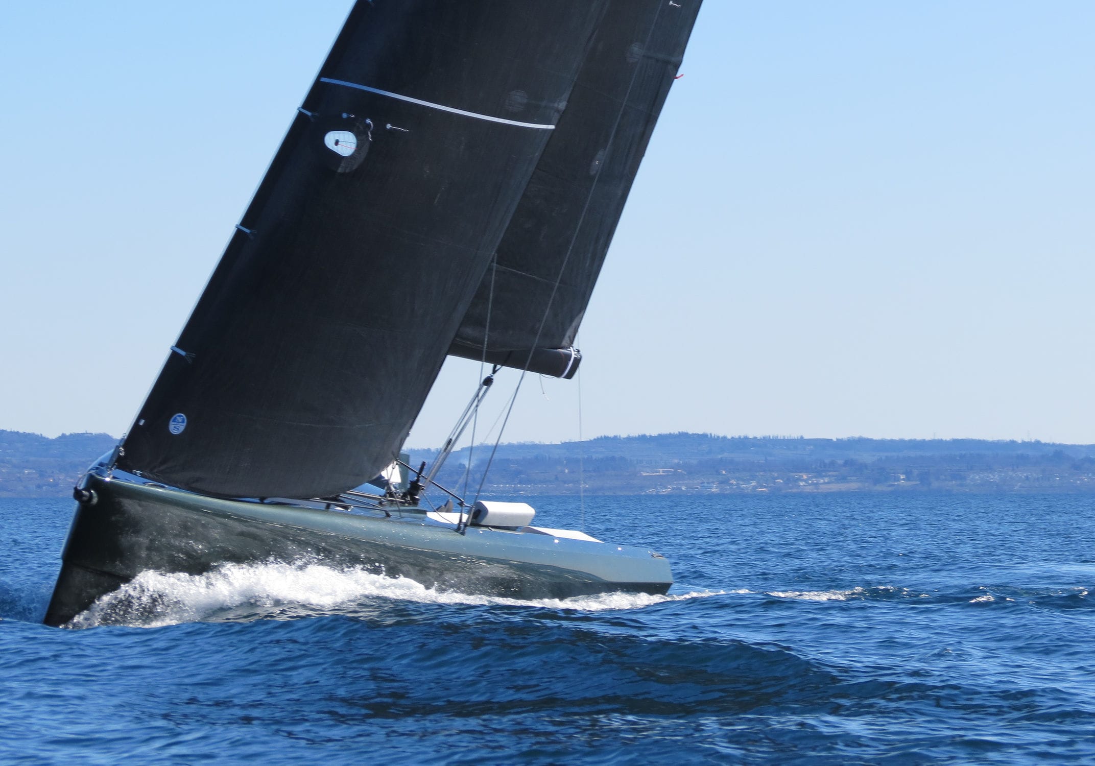 Velero de regata y crucero - ERYD 32 - ERYD YACHTS - daysailer / open ...