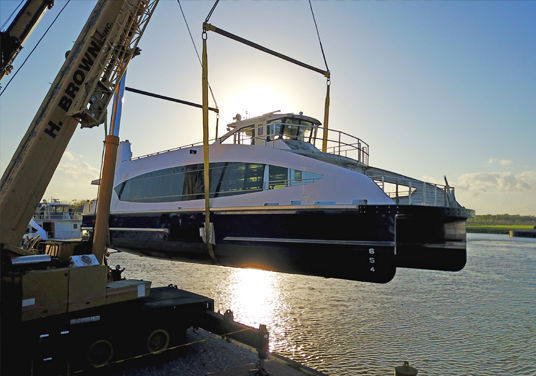 Ferri de pasajeros catamarán - Metal Shark Aluminum Boats