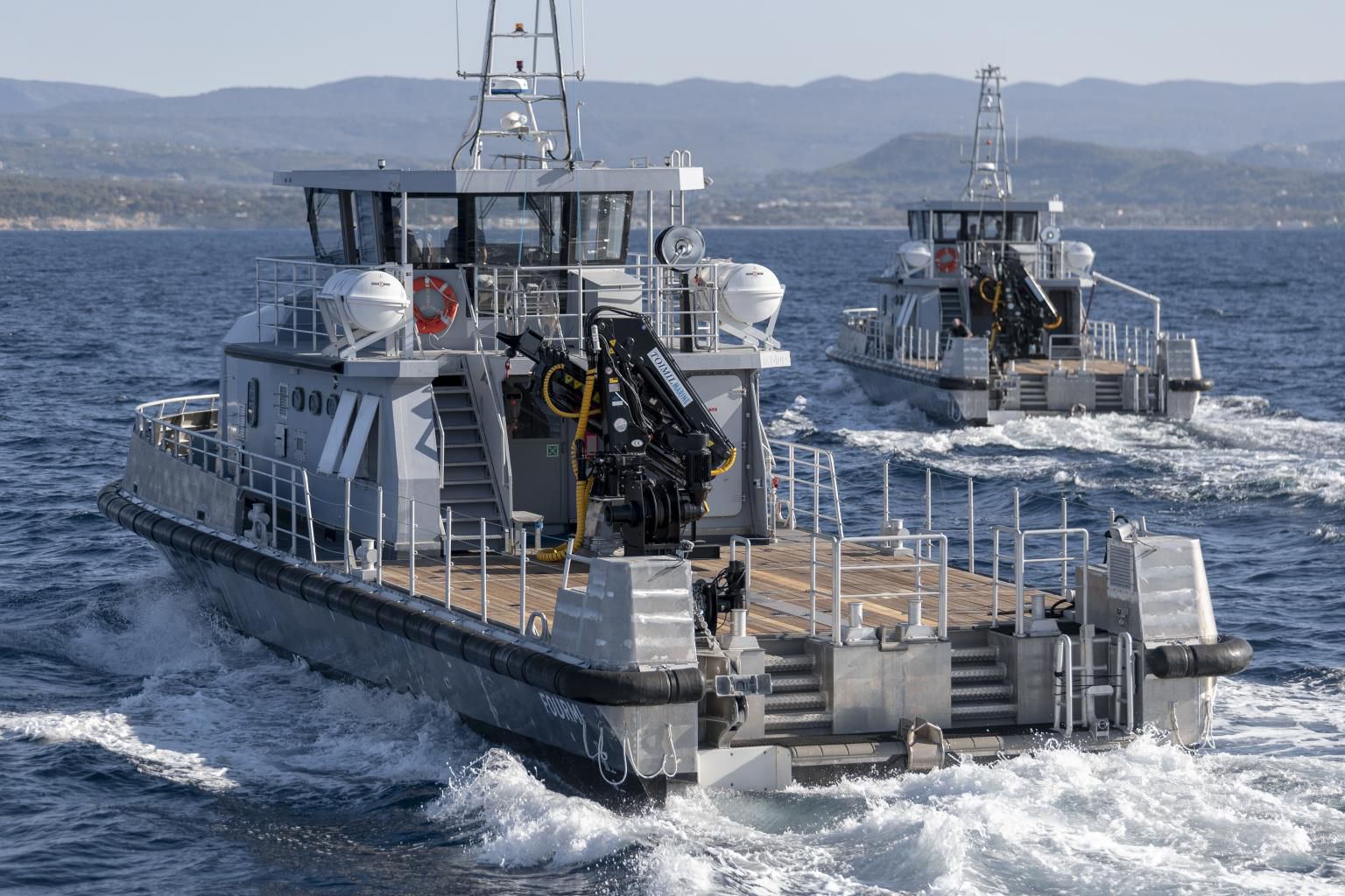 Barco profesional barco militar - Hybride CMM - Alternatives Energies ...