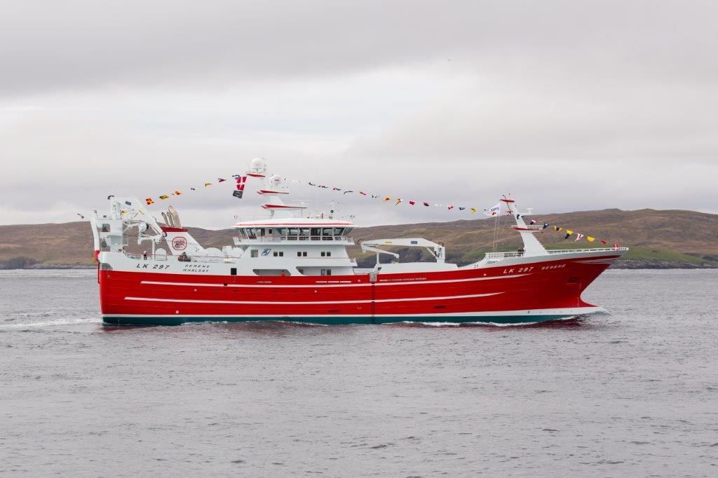 Buque de pesca profesional arrastrero - SERENE - Karstensens Shipyard Ltd.