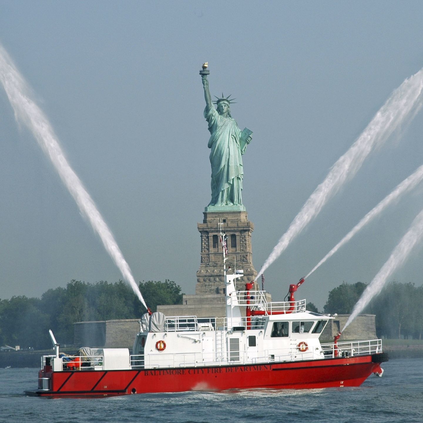 Buque bombero - Hike Metal Products