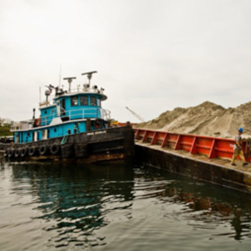 Barco profesional remolcador - Brian Nicholas - Donjon Marine - intraborda