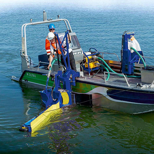 Skimmer de hidrocarburos de cepillo - LSC - LAMOR - con brazo desnatador / para buque