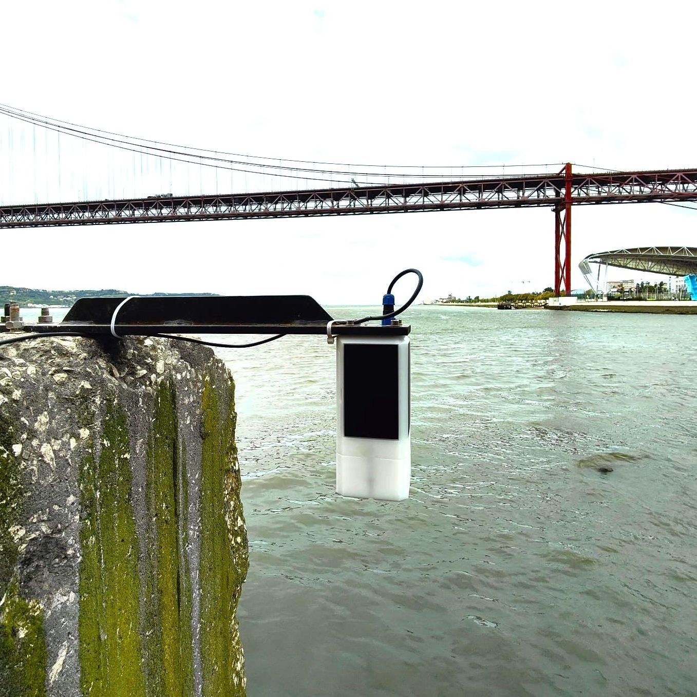Sensor con mareógrafo - Obscape - de nivel de agua / marino / inalámbrico