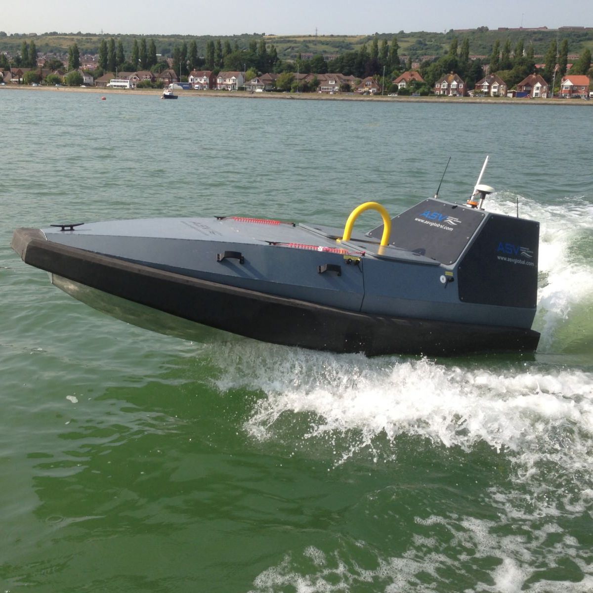 Vehículo no tripulado marino patrullero - C-Target 3 - Autonomous ...
