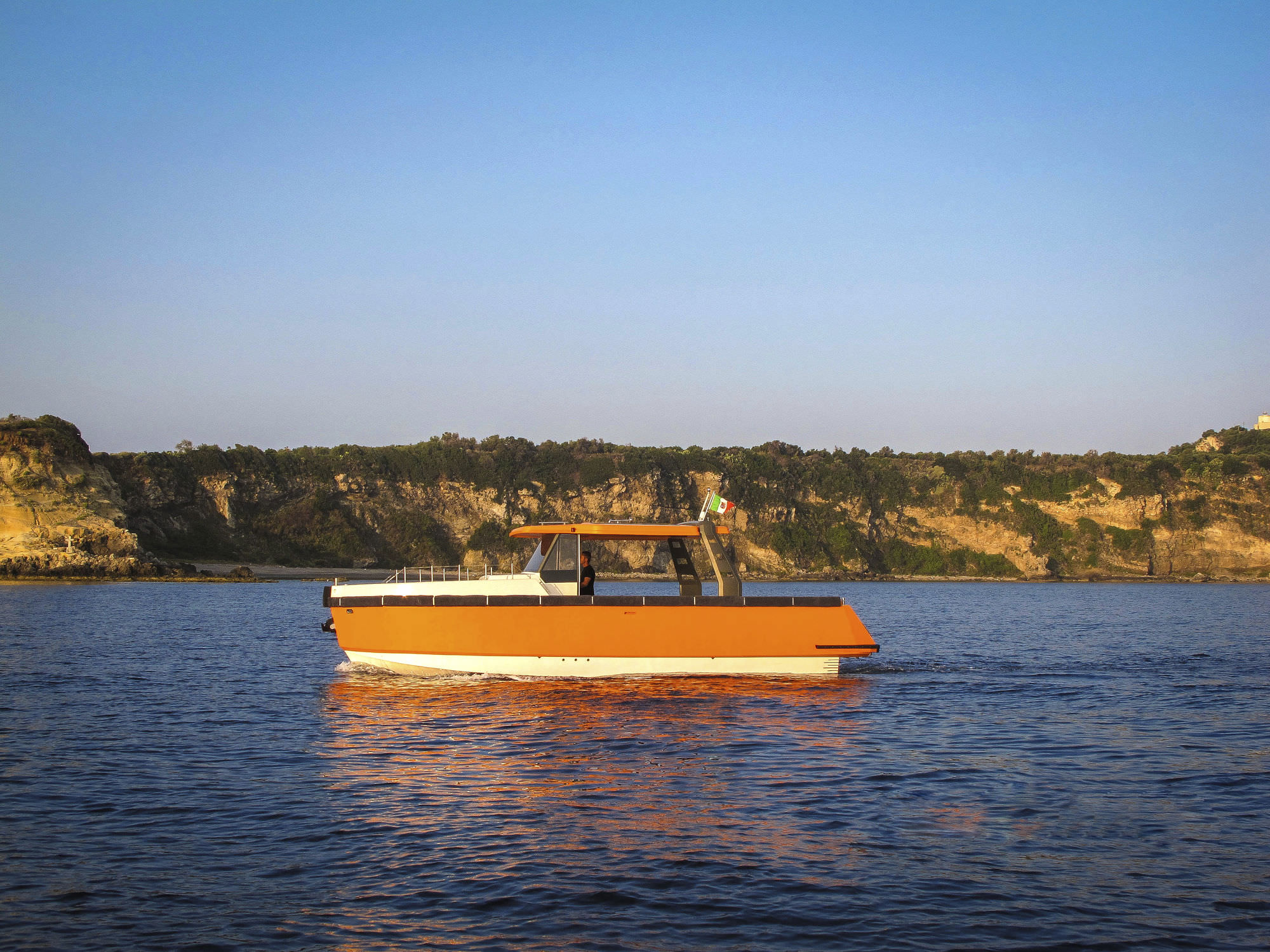 Barco cabinado eléctrico de energía solar - EC 30 - ETHOS - híbrido ...