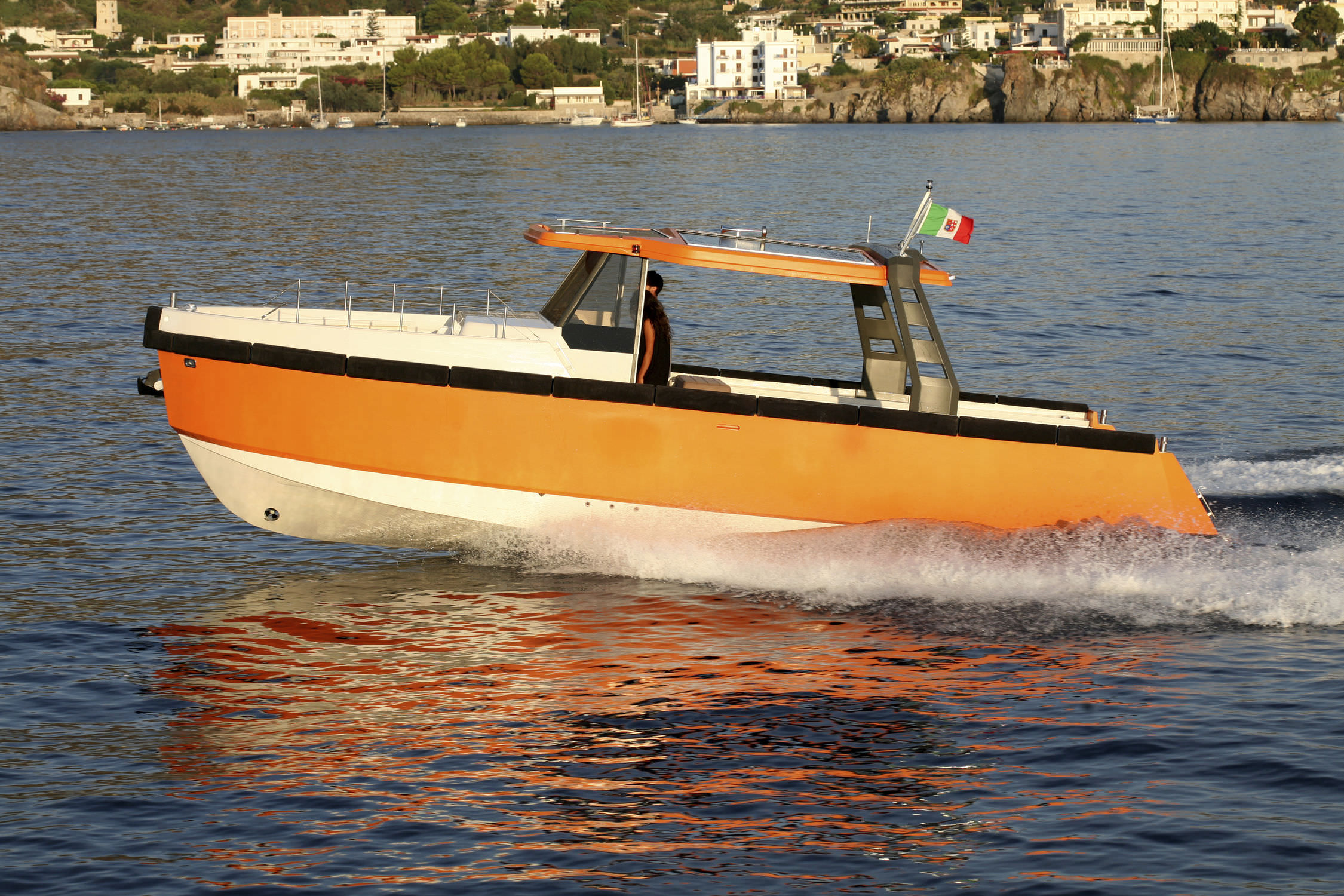 Barco cabinado electrosolar - EC 30 - ETHOS - híbrido / open / 12 ...