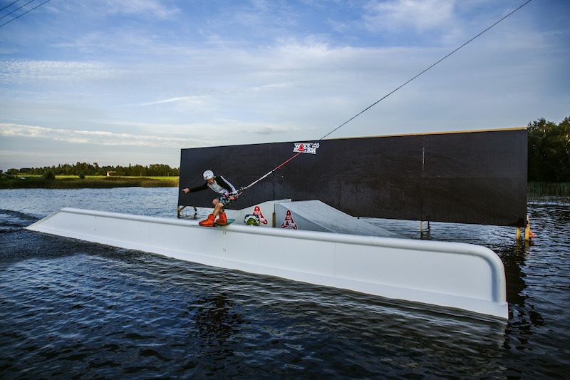 Rampa de wakeboard flotante - Snow & Wakeboard Solutions LLC