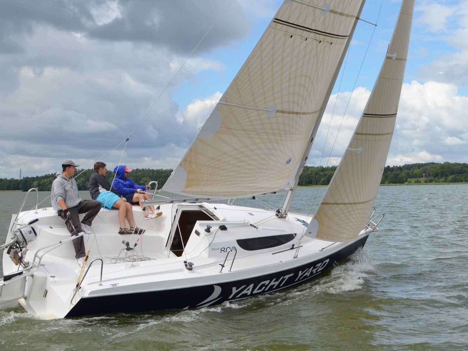 Velero de regata y crucero - FOCUS 800 - Sobusiak Yacht Yard Mariusz ...