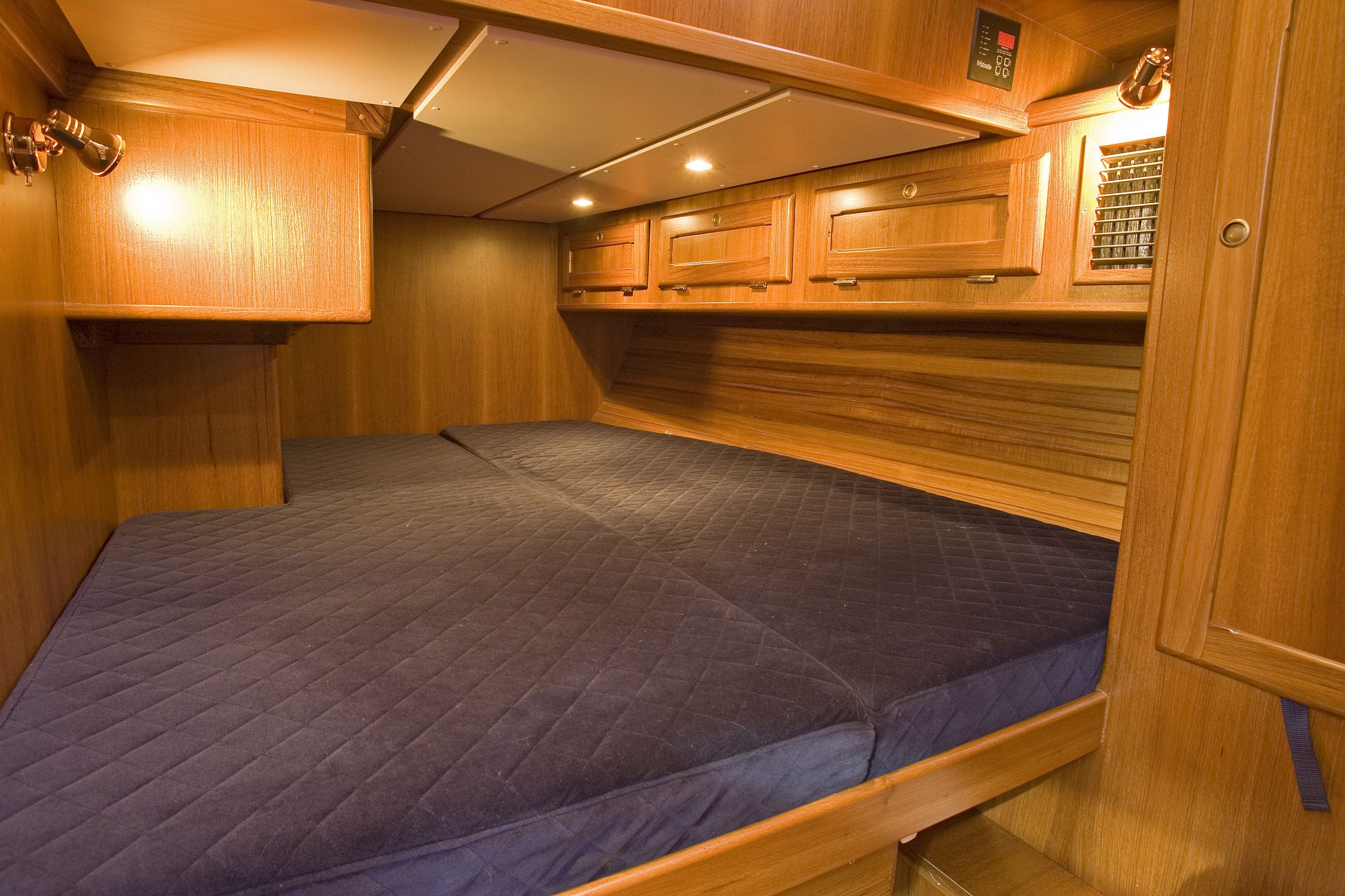 Monocasco - Enksail NK 40 - STD Gebroeders van Enkhuizen VoF - de ...