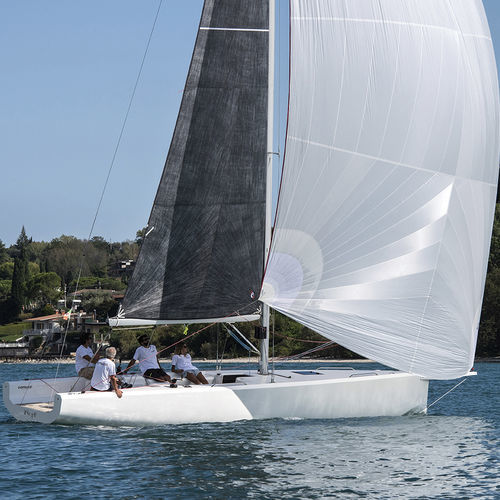 Velero de crucero costero - C 32 - COMUZZI yachts s.r.l.s - daysailer ...