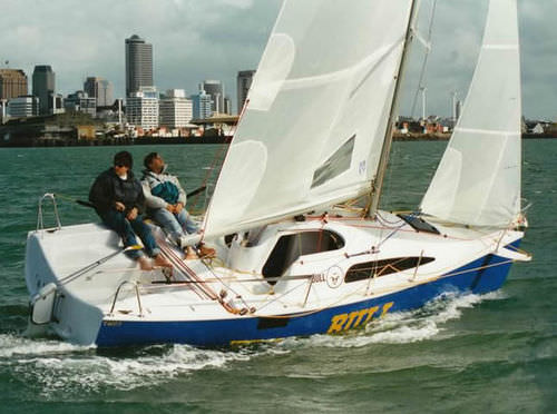 Velero de regata y crucero - BULL 7000 - Young Yacht Design - transportable